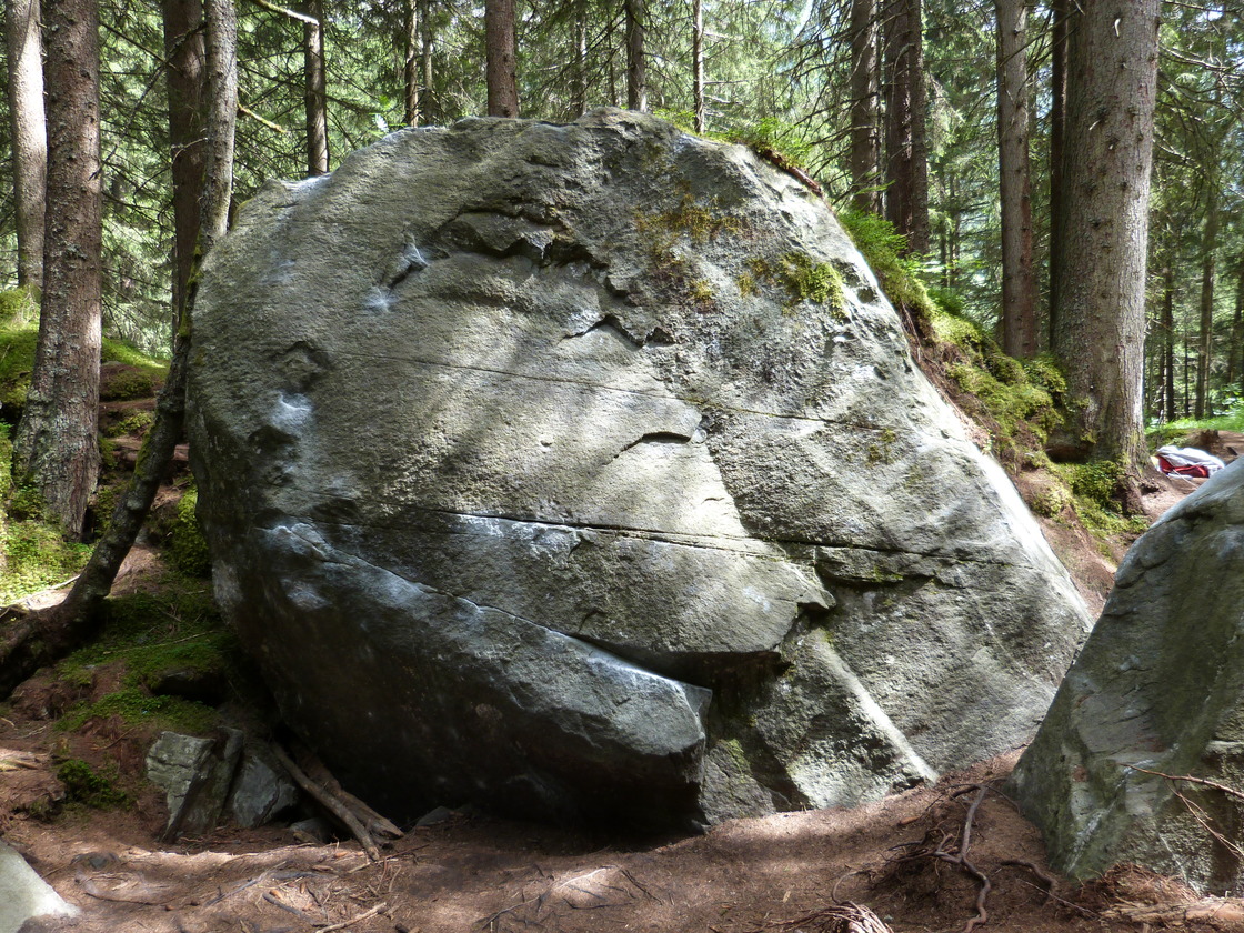 Bouldering in Magic Wood | Full Info and Topos