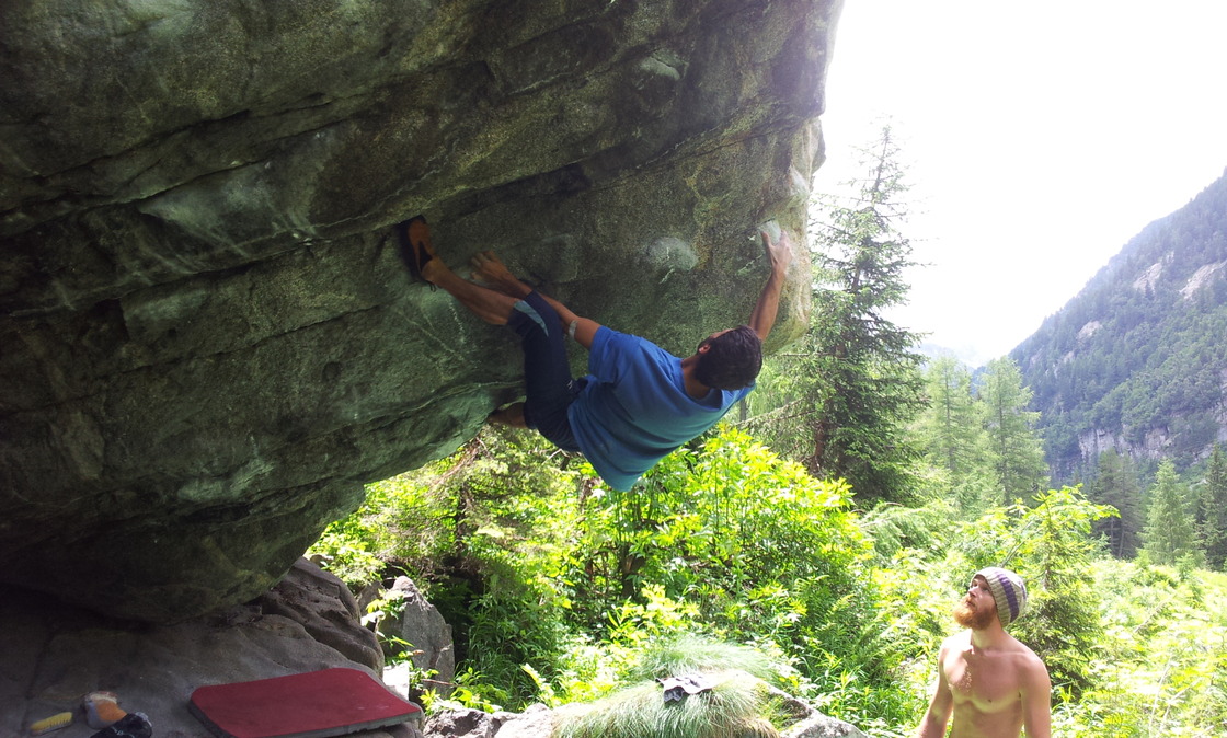 Bouldering in Val Daone | Climbing Guidebook with all info