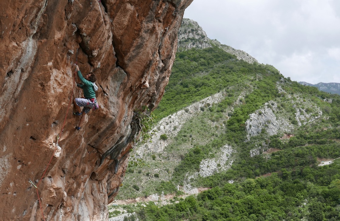 Climbing Guidebook of Montenegro with Destination Info