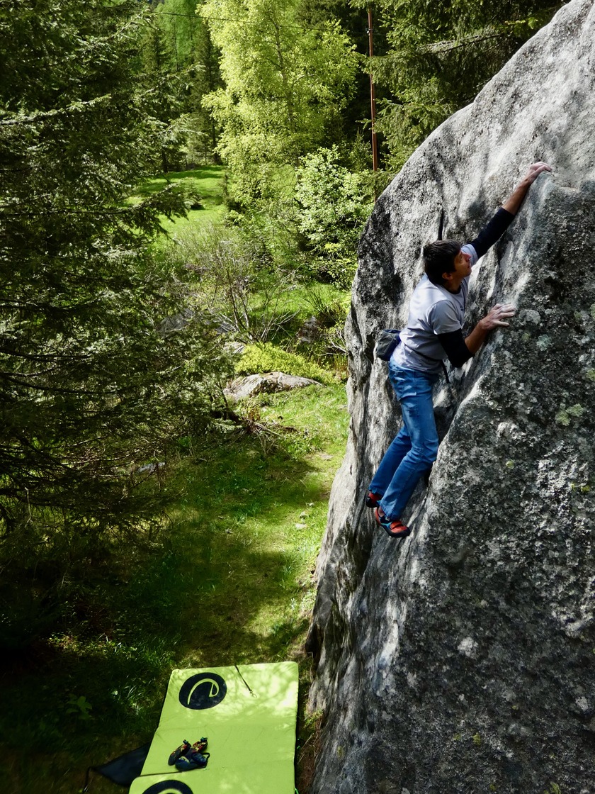 Bouldering in Val Daone | Climbing Guidebook with all info