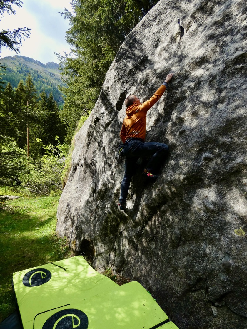 Bouldering in Val Daone | Climbing Guidebook with all info