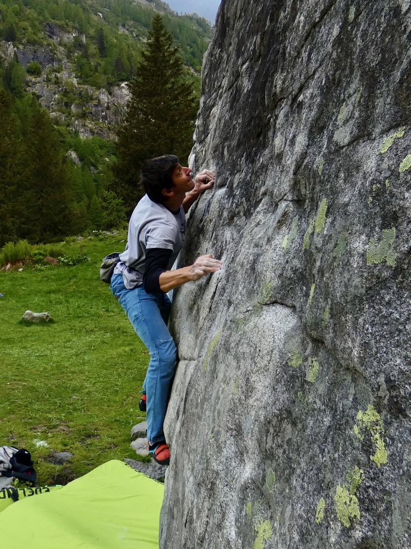 Bouldering in Val Daone | Climbing Guidebook with all info