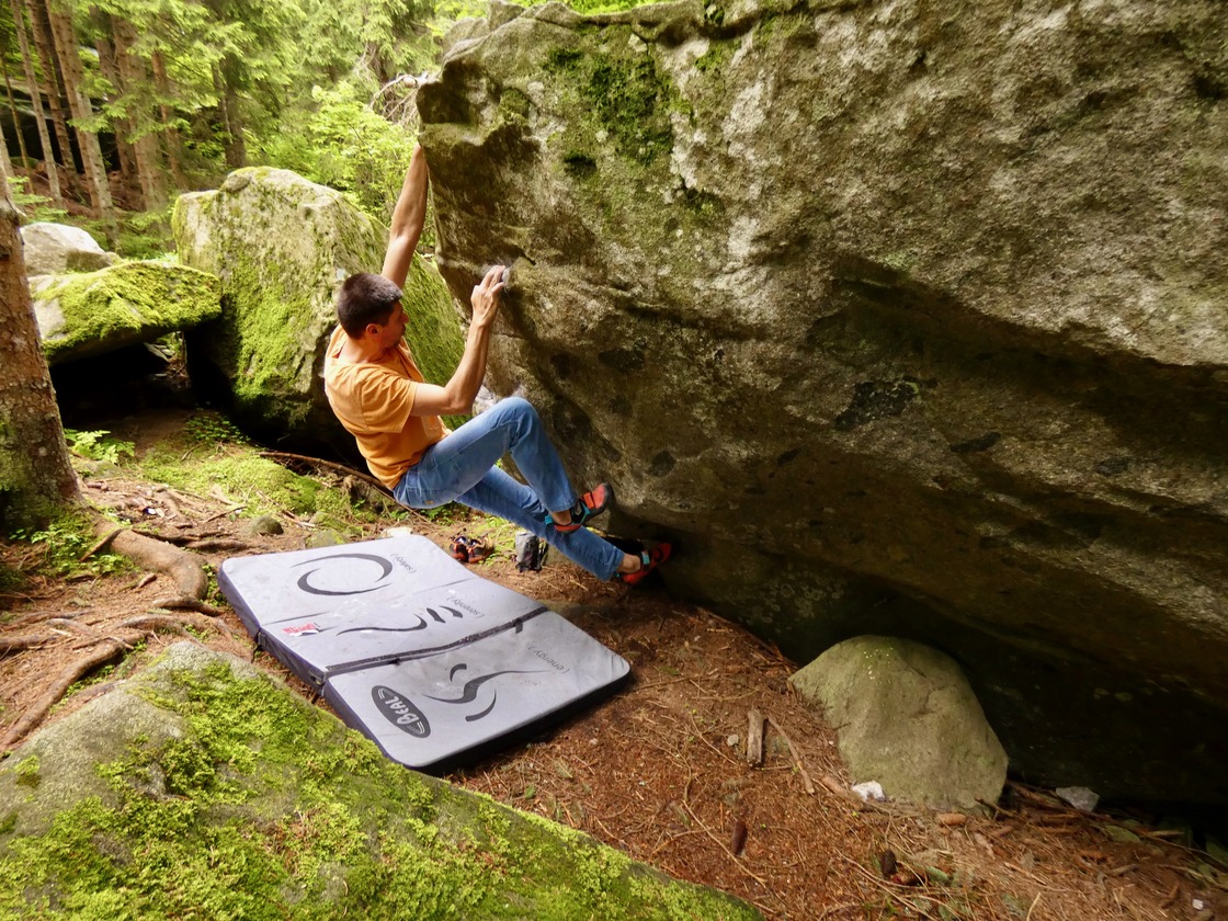 Bouldering in Val Daone | Climbing Guidebook with all info