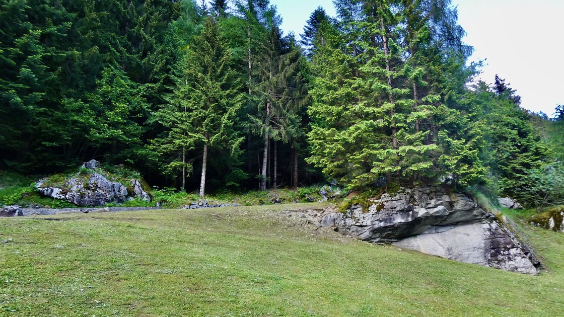 Bouldering in Val Daone | Climbing Guidebook with all info