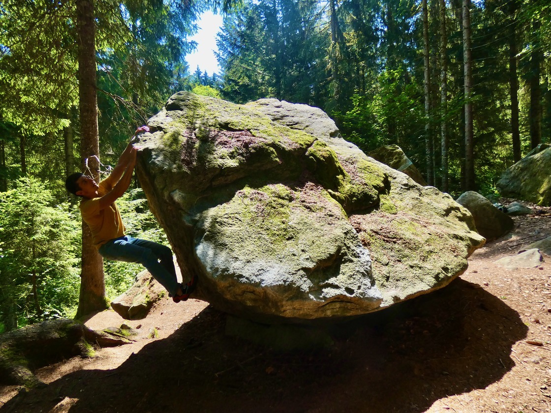 Bouldering in Val Daone | Climbing Guidebook with all info
