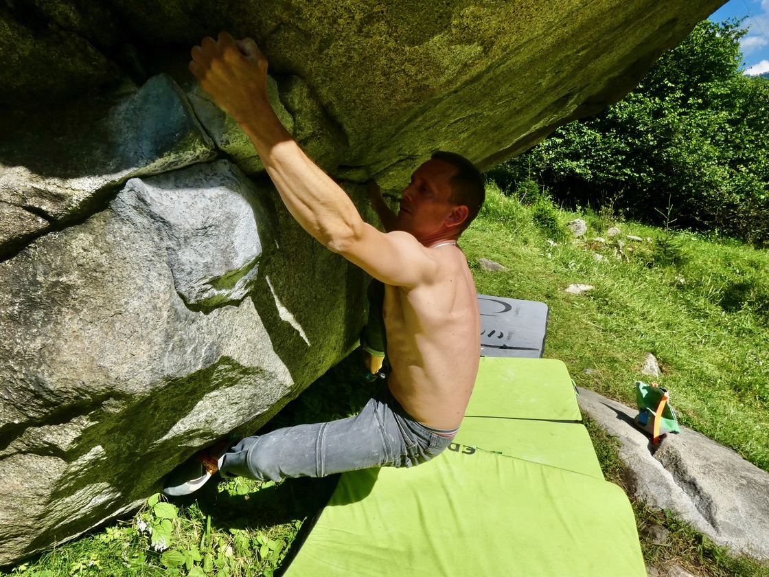 Bouldering in Val Daone | Climbing Guidebook with all info