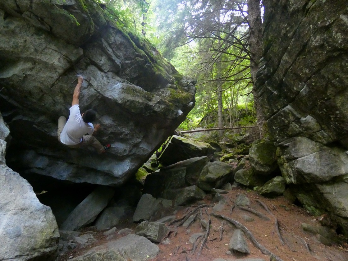 Bouldering in Val Daone | Climbing Guidebook with all info