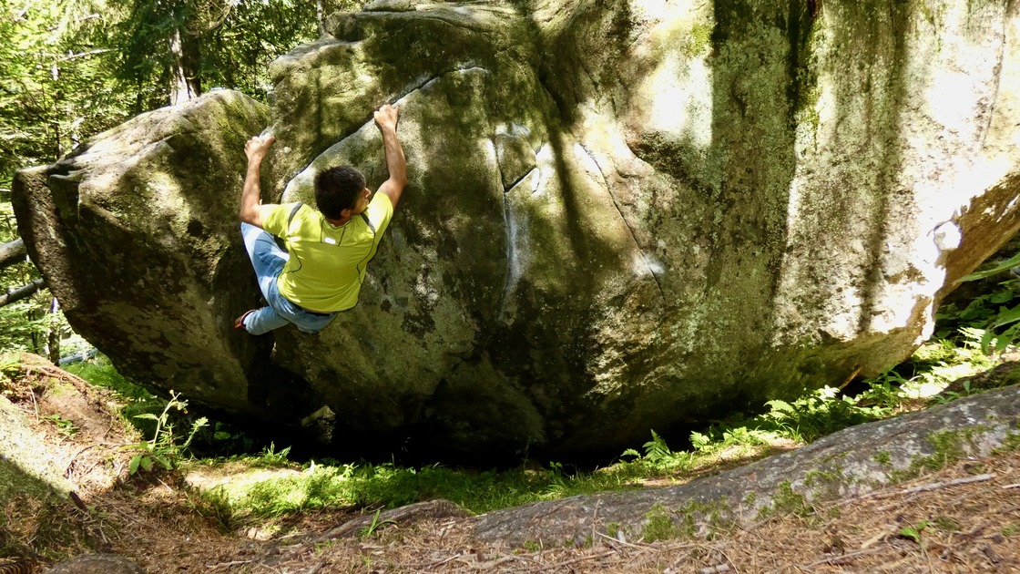 Bouldering in Val Daone | Climbing Guidebook with all info