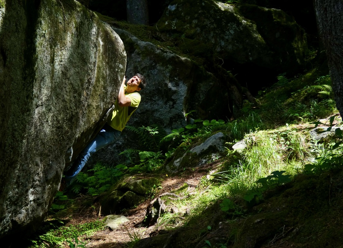 Bouldering in Val Daone | Climbing Guidebook with all info