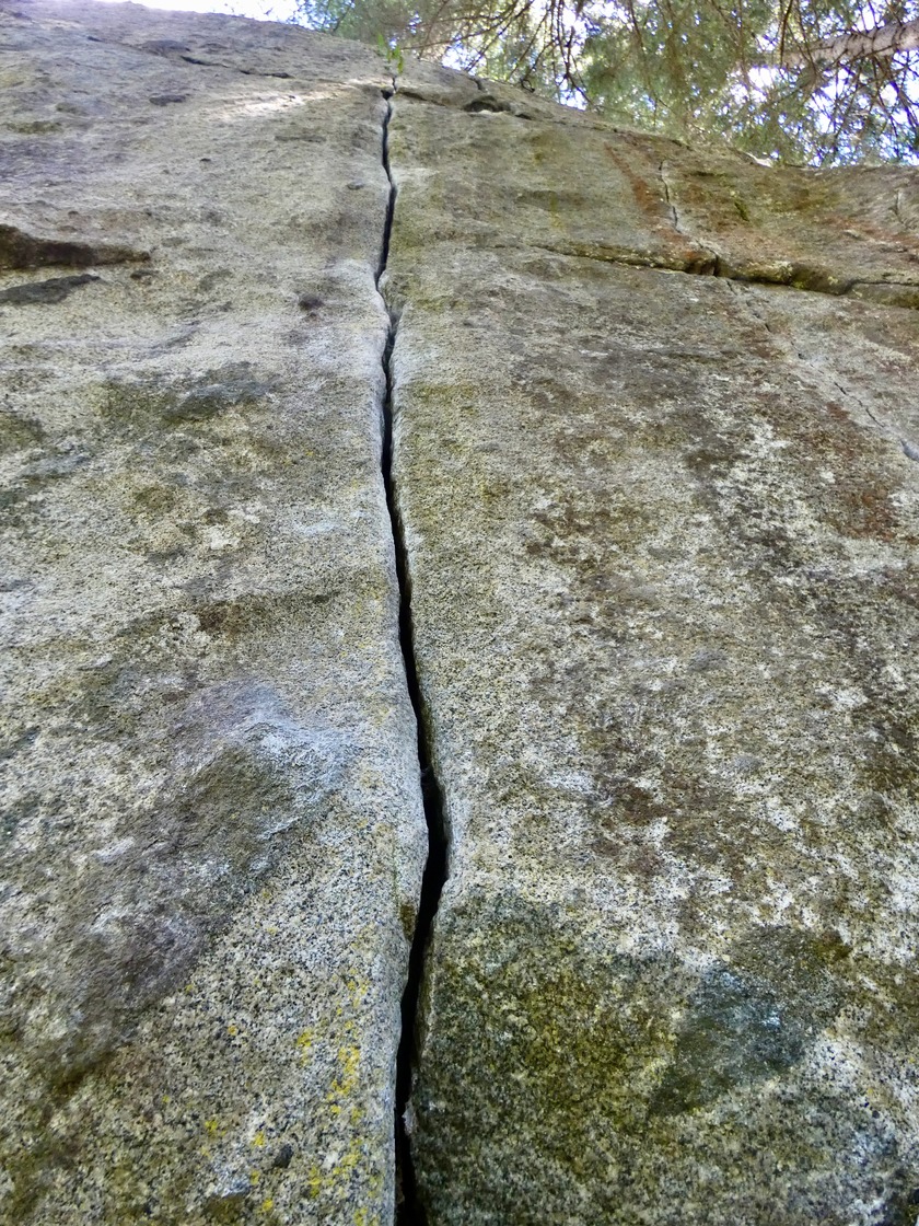 Bouldering in Val Daone | Climbing Guidebook with all info