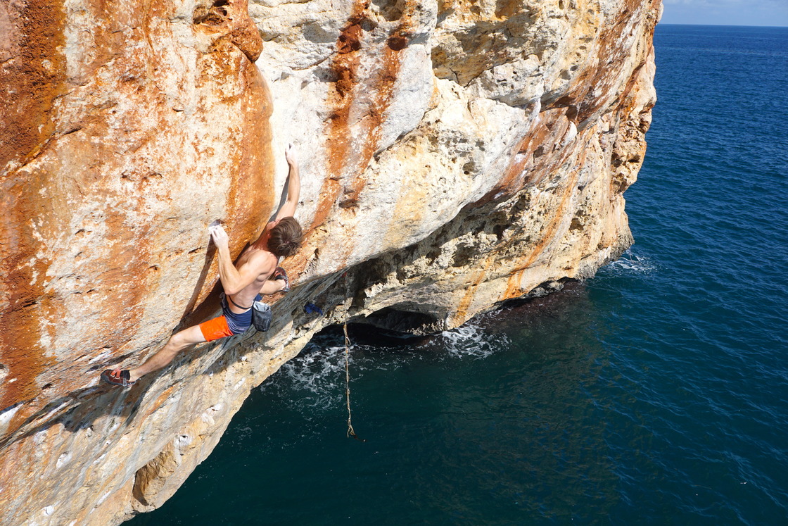 Deep Water Solo (DWS) climbing in Mallorca