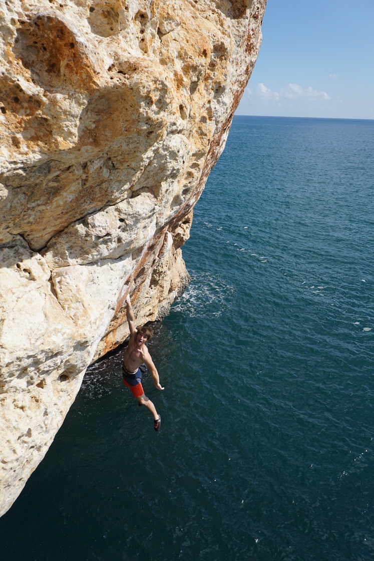 Deep Water Solo (DWS) climbing in Mallorca