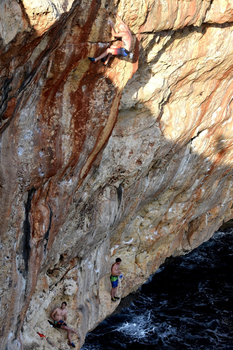 Deep Water Solo (DWS) climbing in Mallorca
