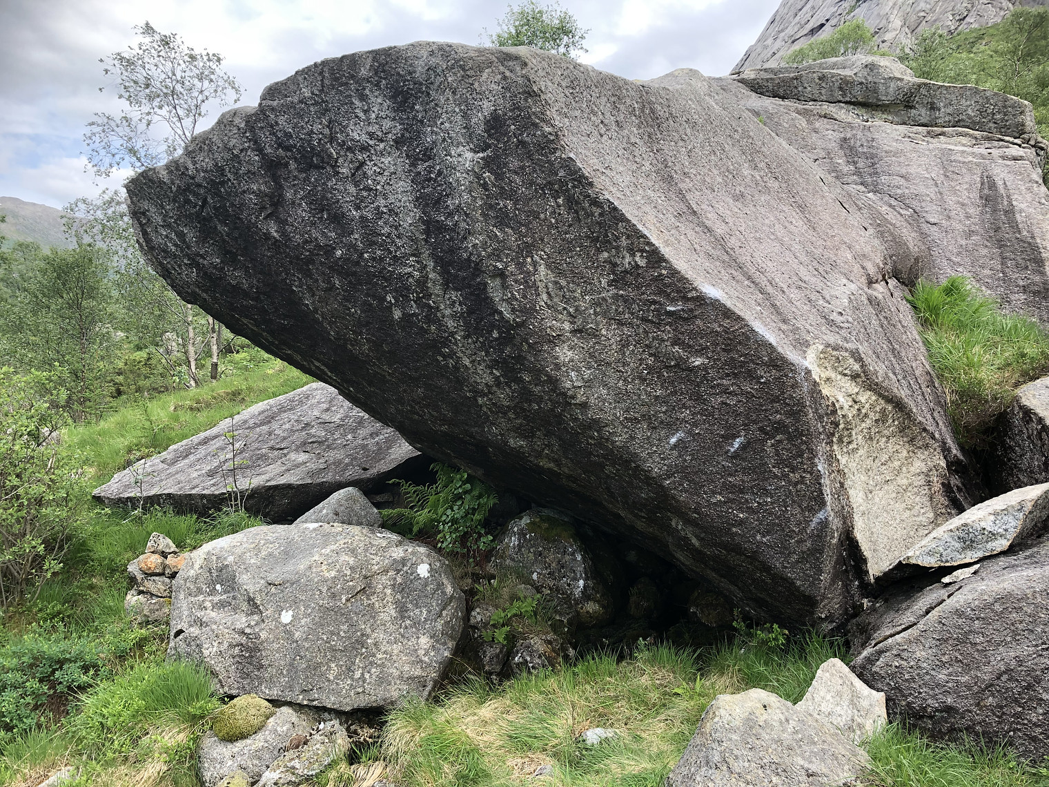 Kursnerver, Boulder, 7A+ at Uskedalen bouldering