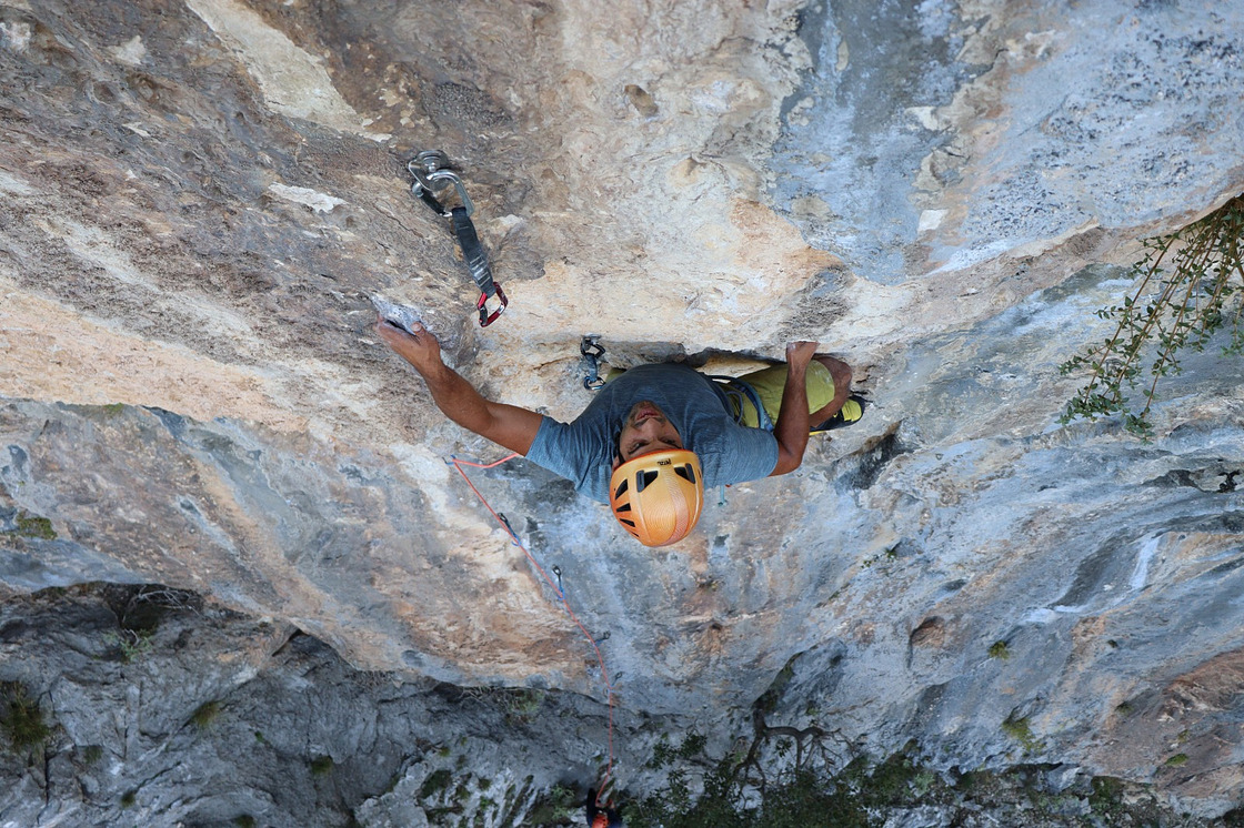 Climbing Guidebook of Montenegro with Destination Info