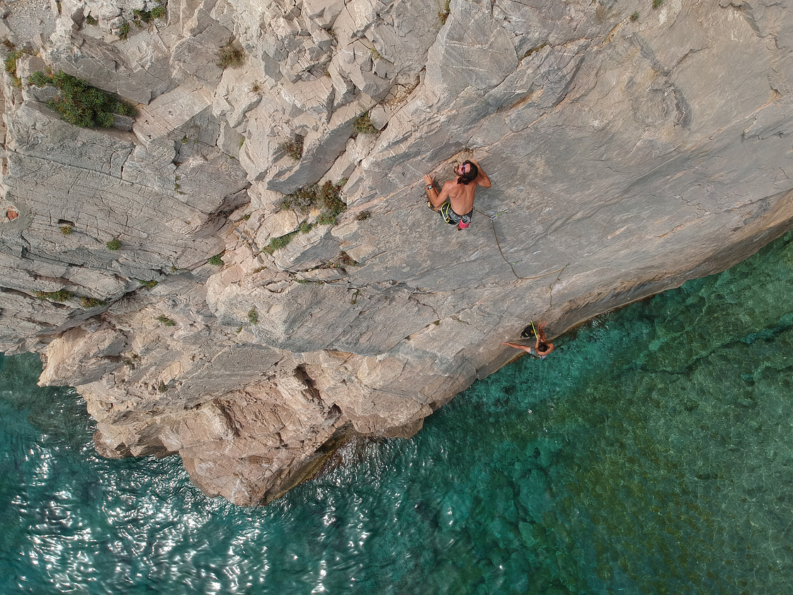 The Best Rock Climbing Destinations and Topos | 27 Crags