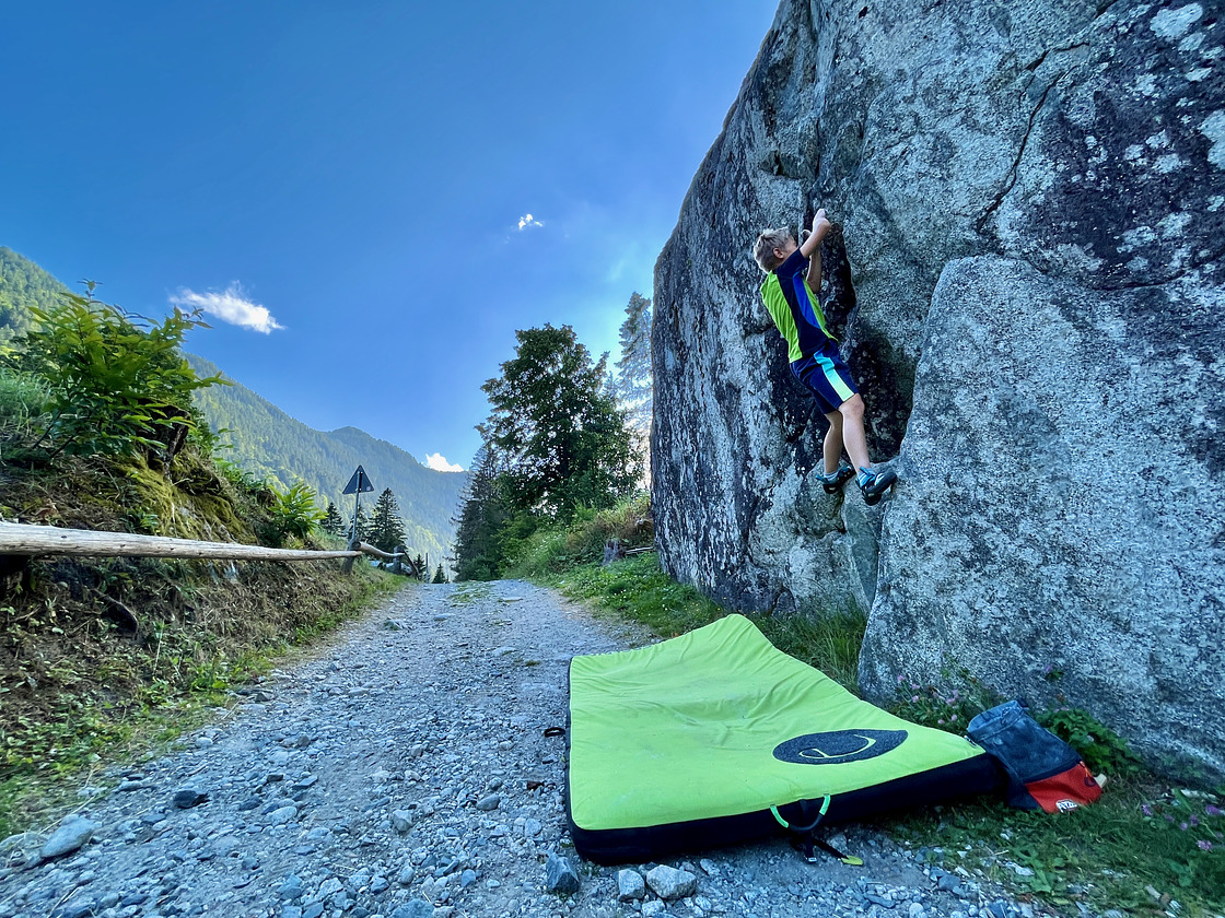 Bouldering in Val Daone | Climbing Guidebook with all info