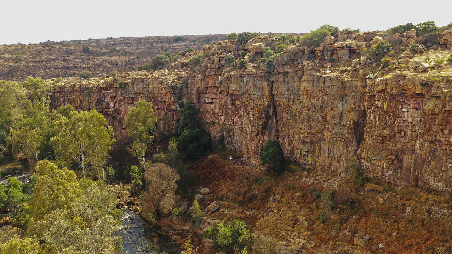 27 Crags Photo - Bird's Eye View of the Crag @ Bronkies